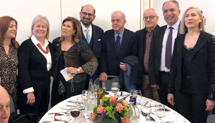 ΜΥΡΩΝ ΜΙΧΑΗΛΙΔΗΣ: “Για να έχουν τα παιδιά και τα εγγόνια μας πρότυπα ...