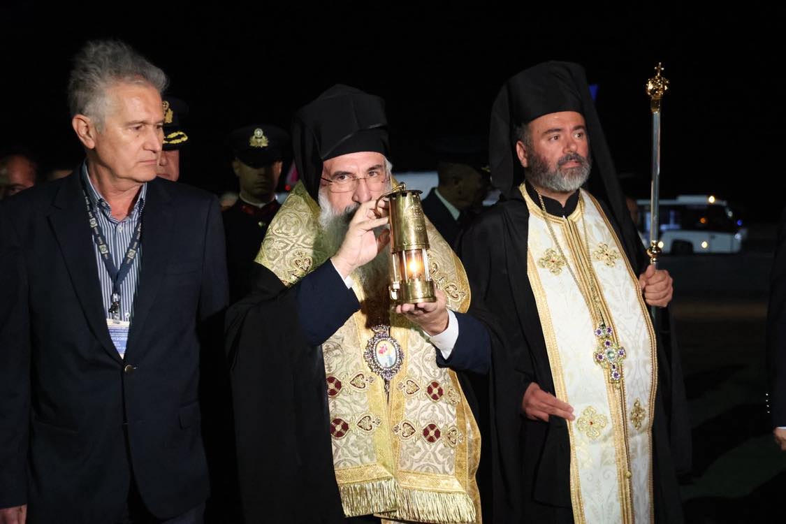 Άγιο Φως: Από το Ηράκλειο στις εκκλησίες της Κρήτης - δείτε βίντεο και ...