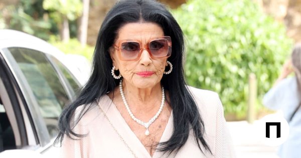 Ζωζώ Σαπουντζάκη: H νέα της εμφάνιση σε αναπηρικό αμαξίδιο - PATRIS.GR