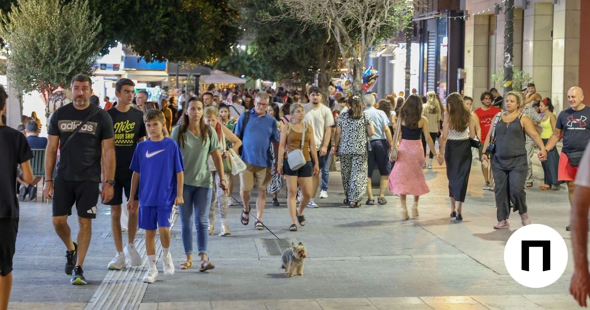 Αυγουστιάτικο απόγευμα στο Ηράκλειο: Εικόνες από βόλτες με διάθεση ...