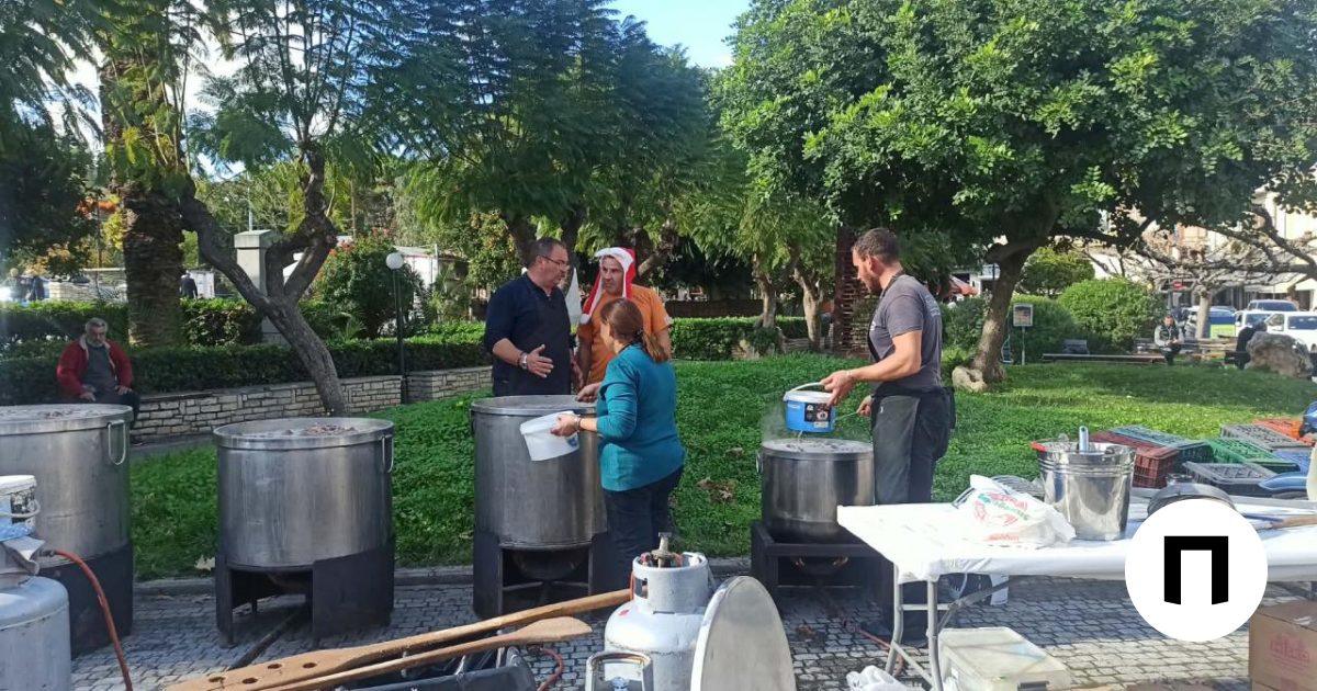 Πρωτότυπη διαμαρτυρία των κτηνοτρόφων στο Ρέθυμνο: Έστησαν καζάνια για ...